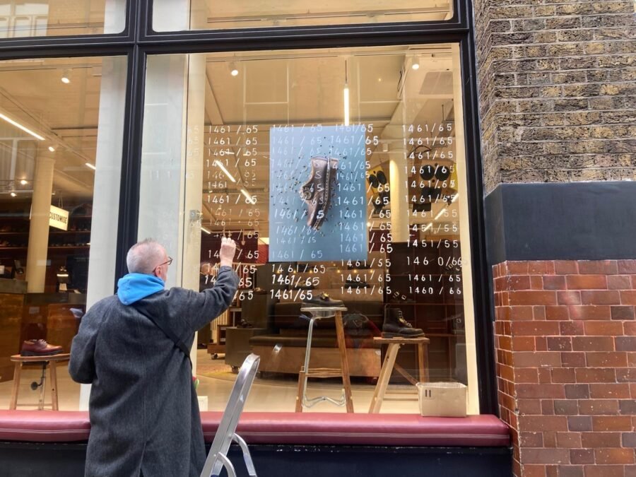 88695e90-41d0-496b-88b0-8c945954e308 | NGS Sign lettering & writing.